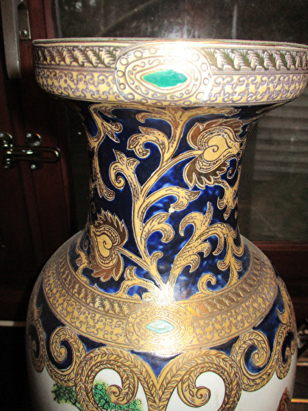 VINTAGE VERGULDE CHINESE VAAS MET KOBALTBLAUW VERSIERD